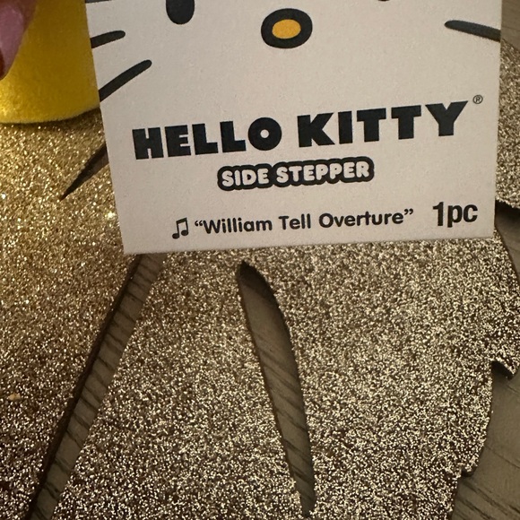 Hello Kitty | Holiday | New 224 Hello Kitty Harvest Greeter Side ...